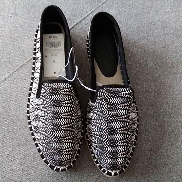 Universal Thread | Shoes | Universal Thread Shoes | Poshmark